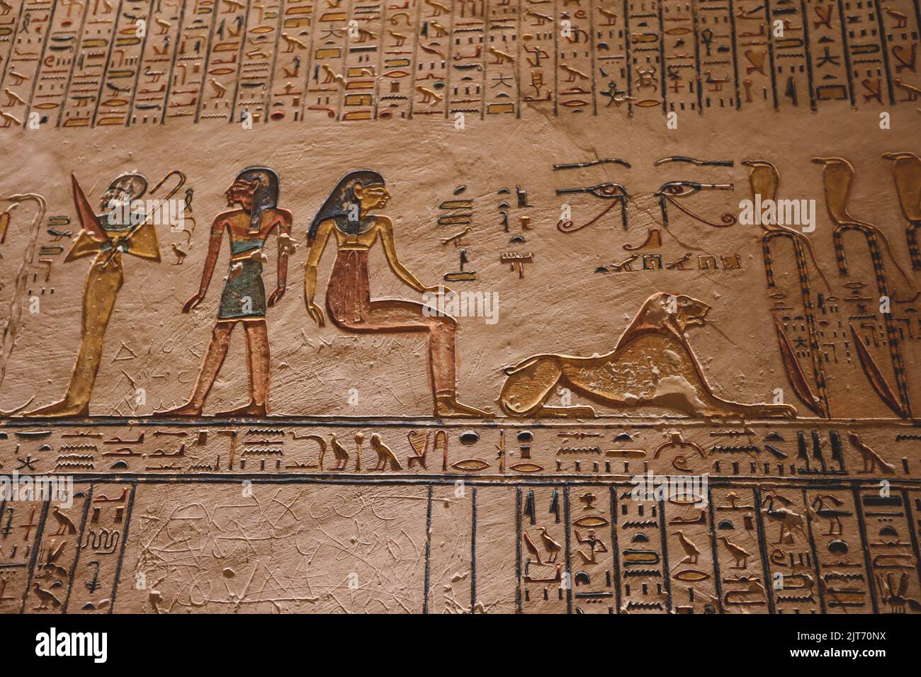 Ancient Egyptian Drawings inside the Pharaoh Tombs in the Valley of the ...