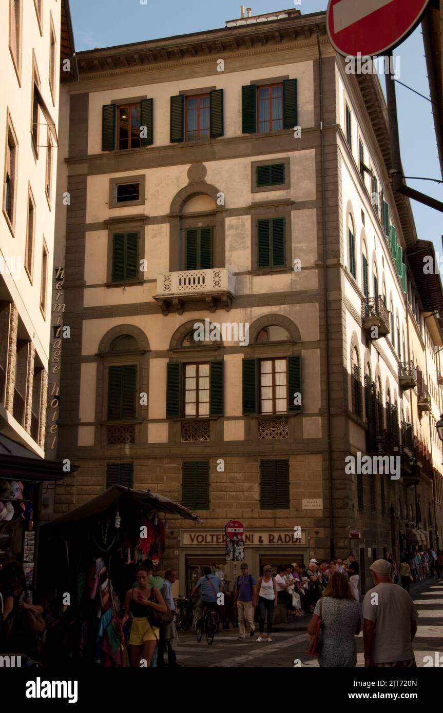 Florence street scene hi-res stock photography and images - Alamy