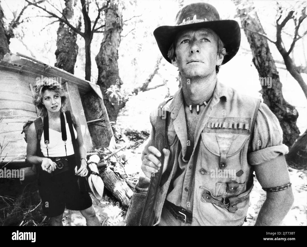 Linda Koslowski, Paul Hogan, on-set of the Film, "Crocodile Dundee ...