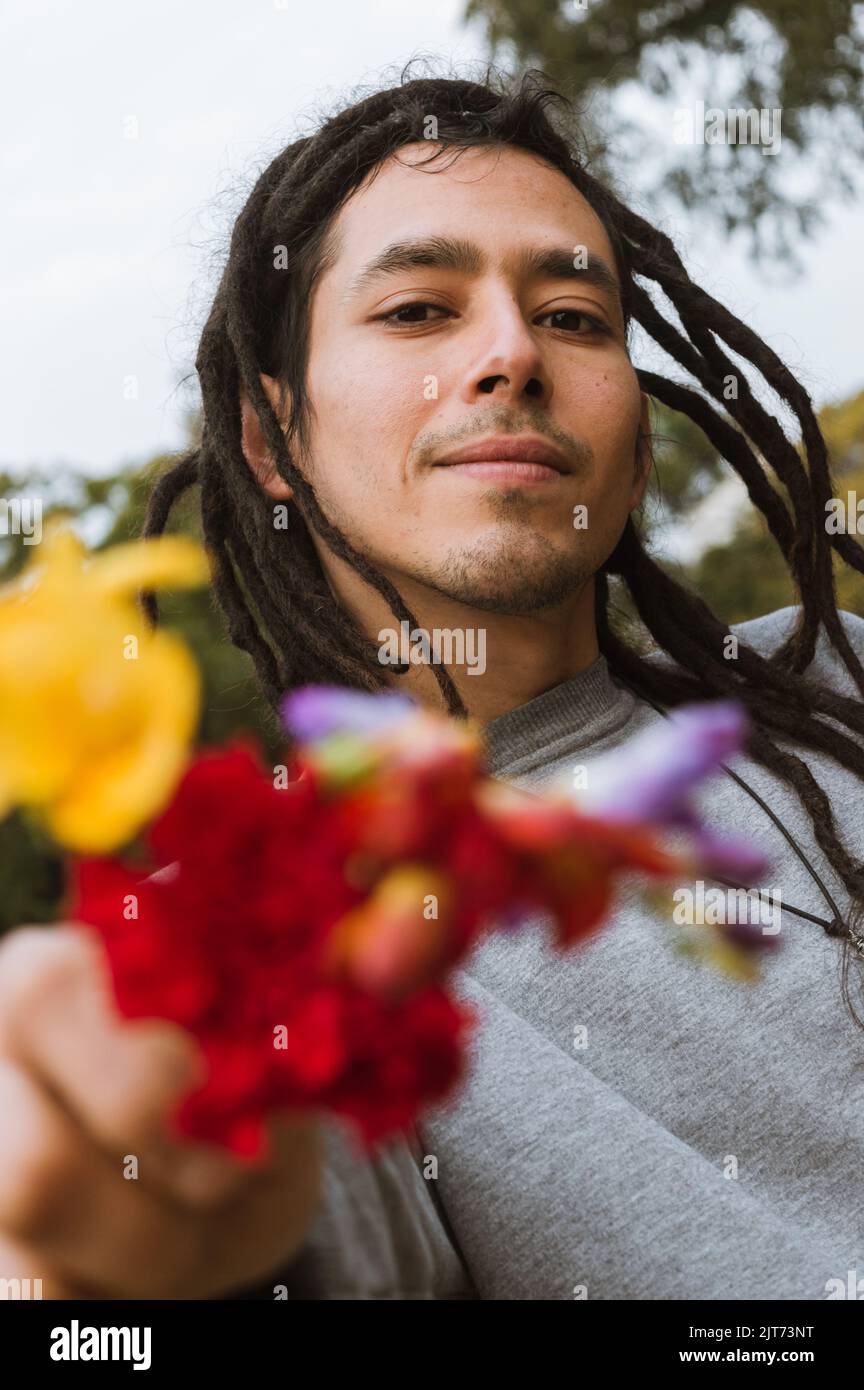 Pointing young diverse student hi-res stock photography and images - Alamy