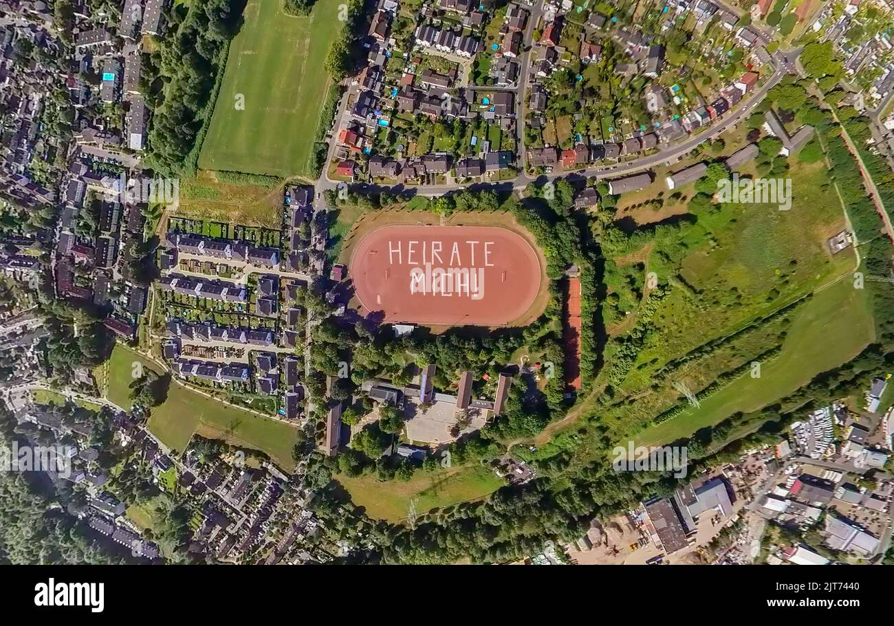 Heirate mich lettering in rosenhugel stadium hi-res stock photography ...