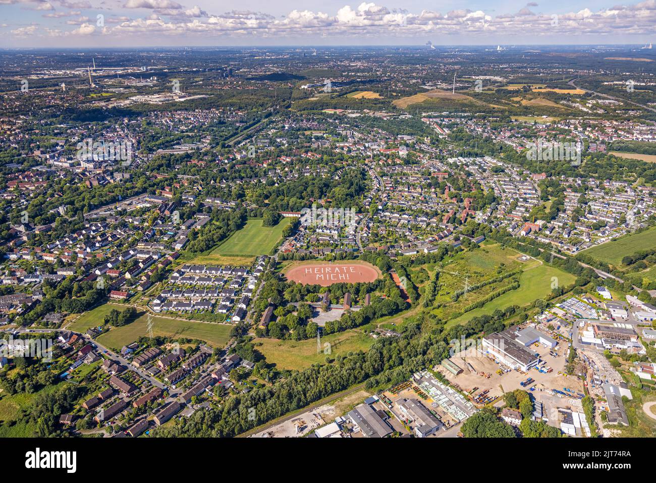 Heirate mich lettering in rosenhugel stadium hi-res stock photography ...