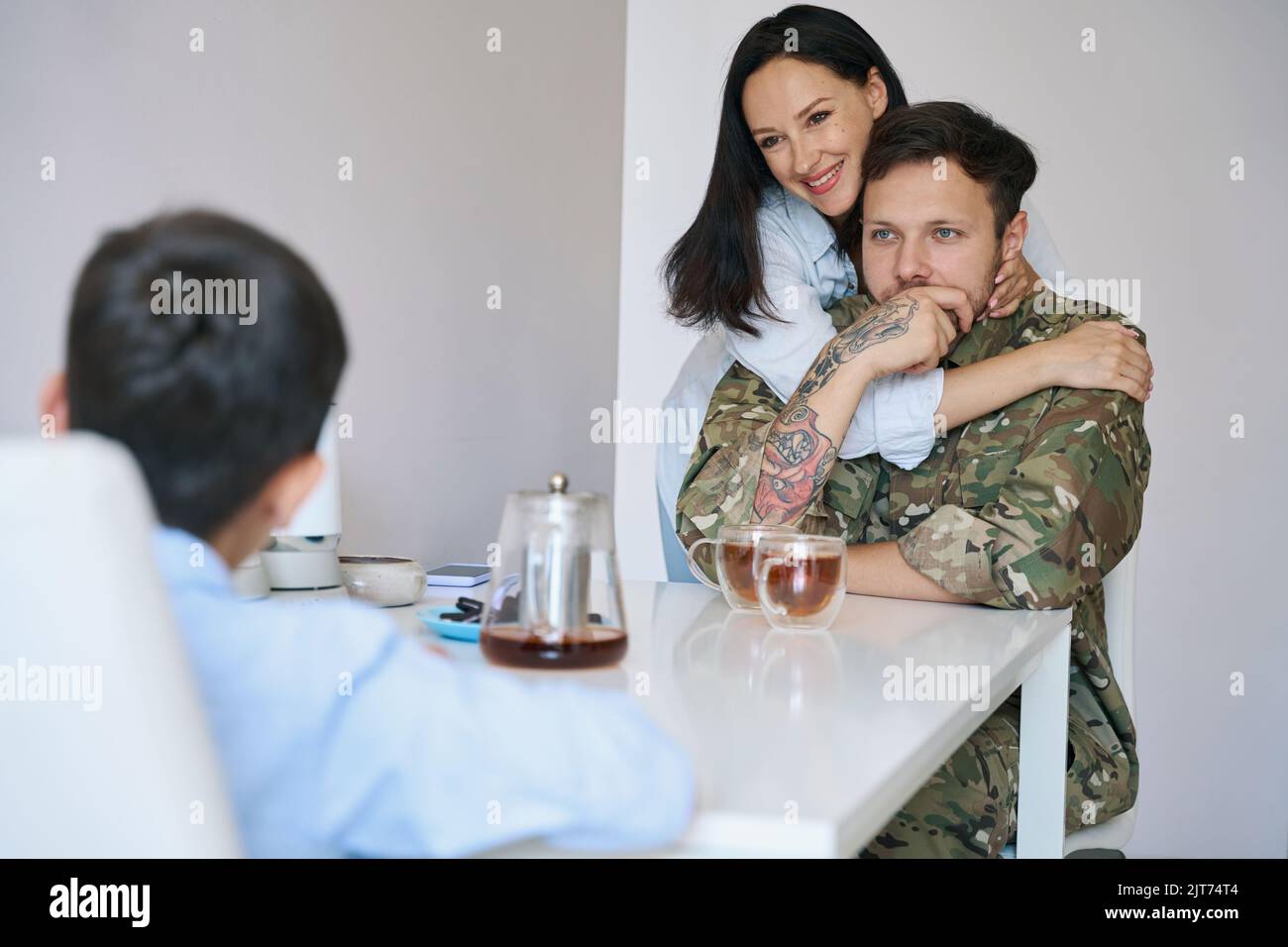 Military people having tea hi-res stock photography and images - Alamy