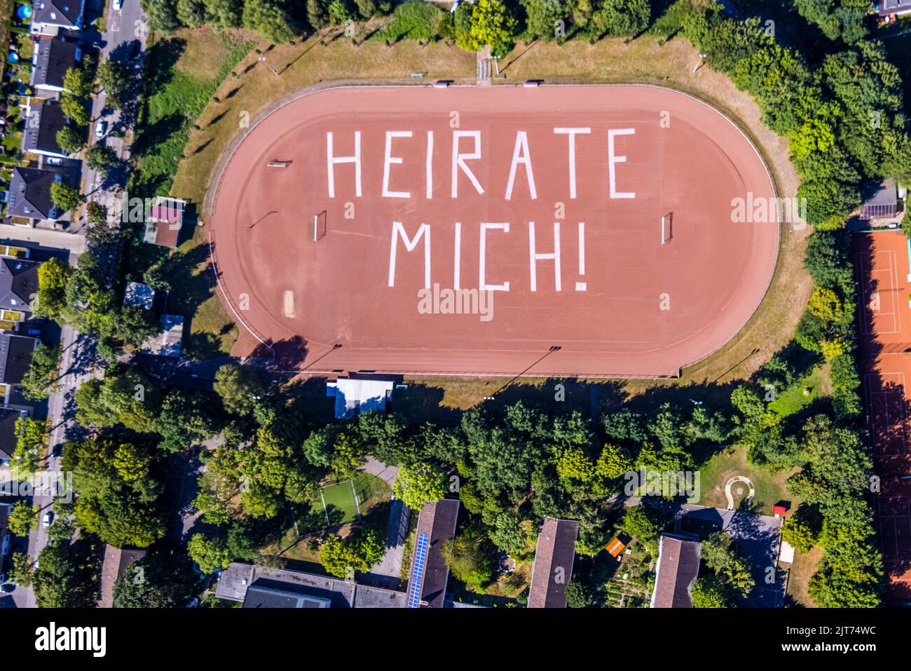 Heirate mich lettering in rosenhugel stadium hi-res stock photography ...