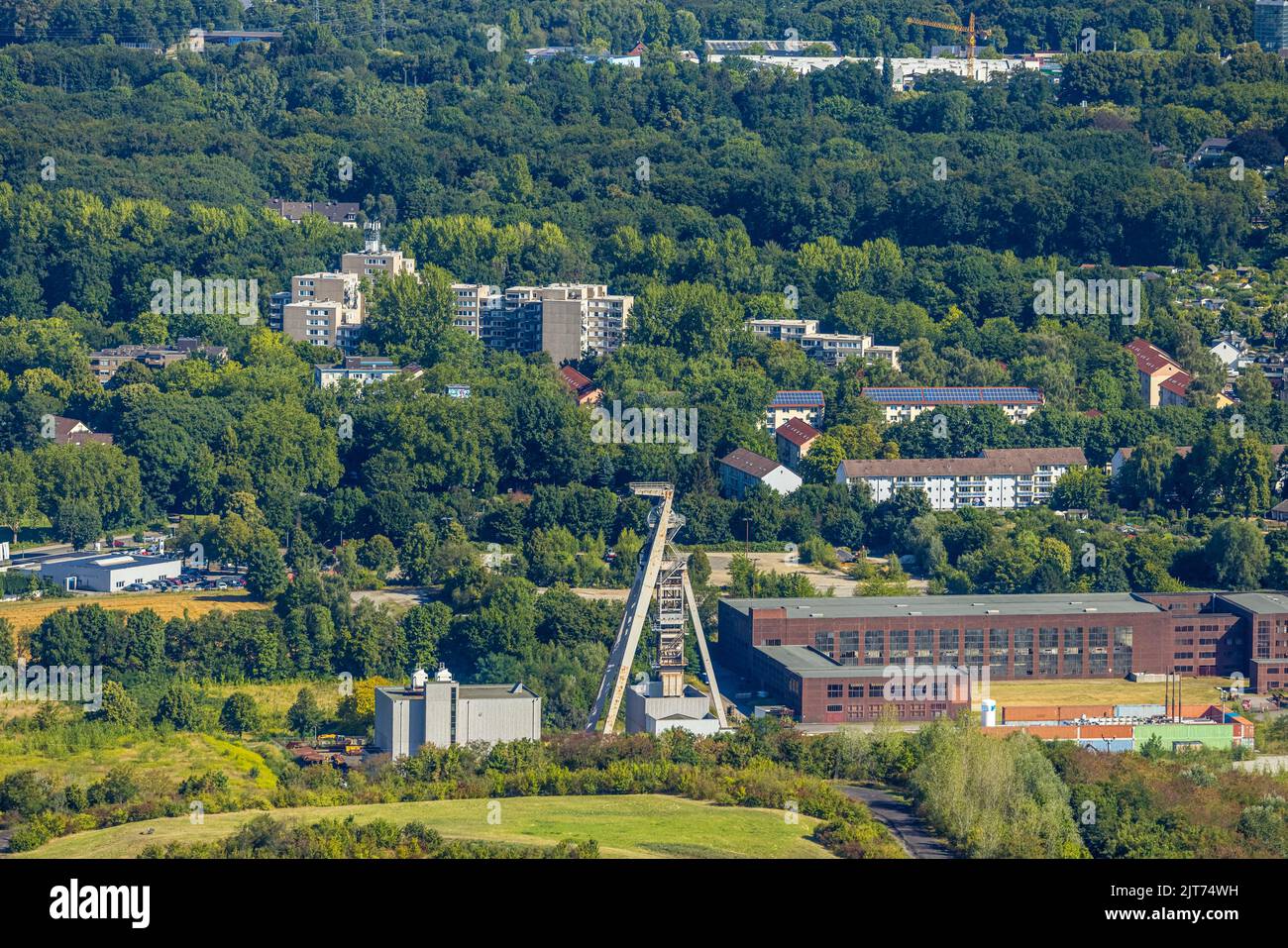 Hugo colliery shaft 2 with winding tower hi-res stock photography and ...