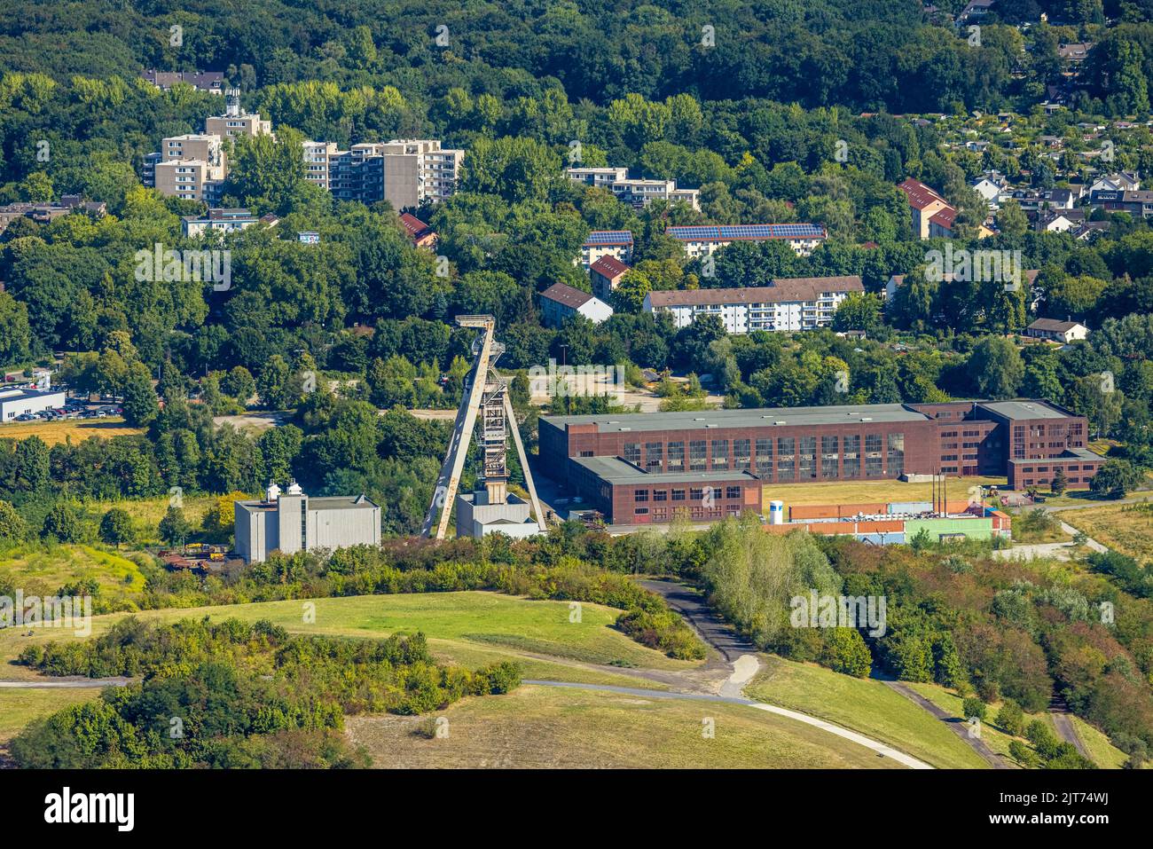 Hugo colliery shaft 2 with winding tower hi-res stock photography and ...