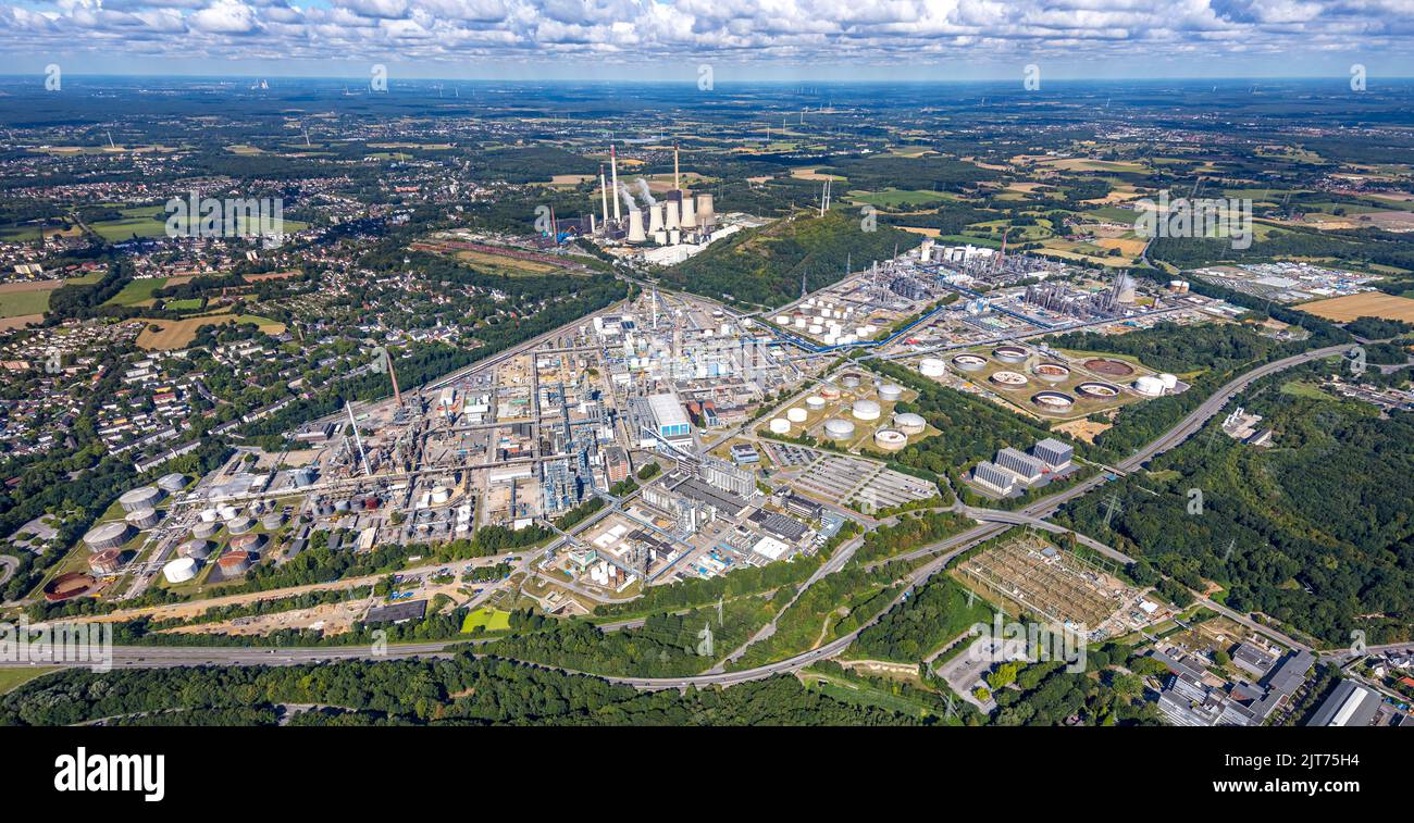 Aerial view, Ruhr oil BP Gelsenkirchen refinery, Uniper power plant ...