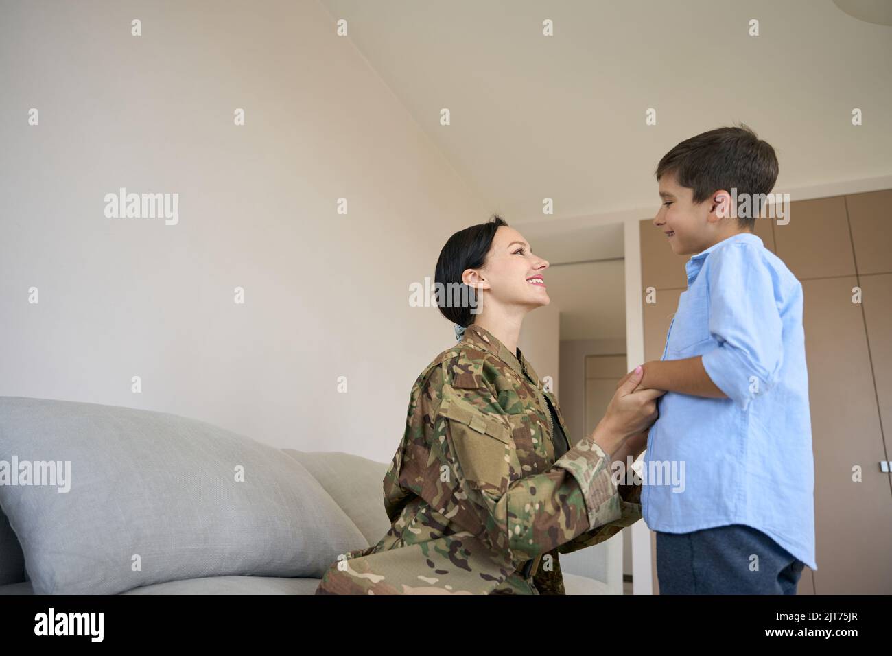 Soldier mom hi-res stock photography and images - Alamy