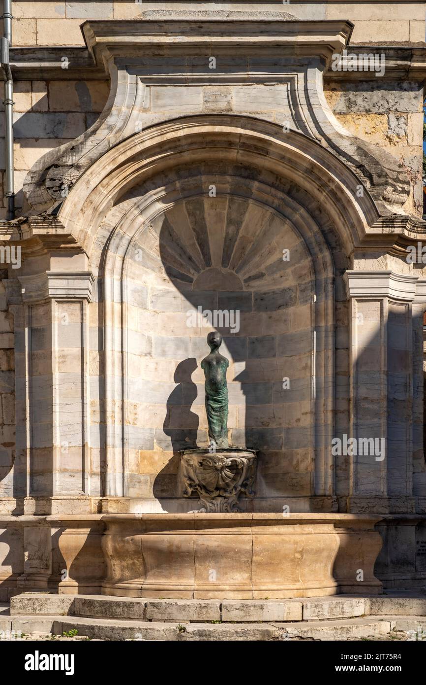 Brunnen in der Altstadt von Besancon, Bourgogne-Franche-Comté ...