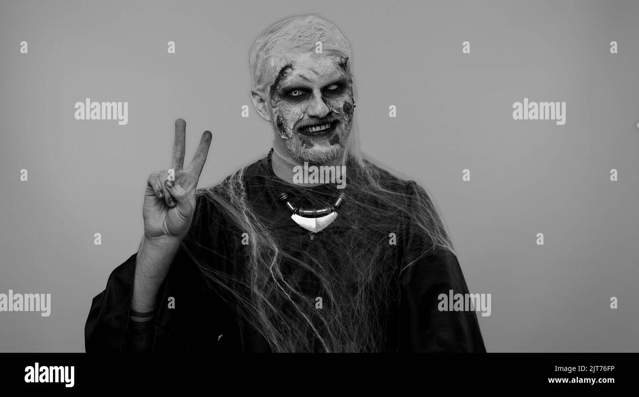 Green screen peace sign Black and White Stock Photos & Images - Alamy