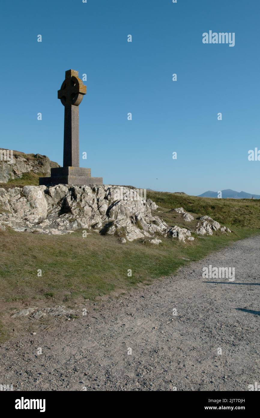 Celtic Cross, Llanddwyn Island, Anglesey, Wales, UK Stock Photo - Alamy