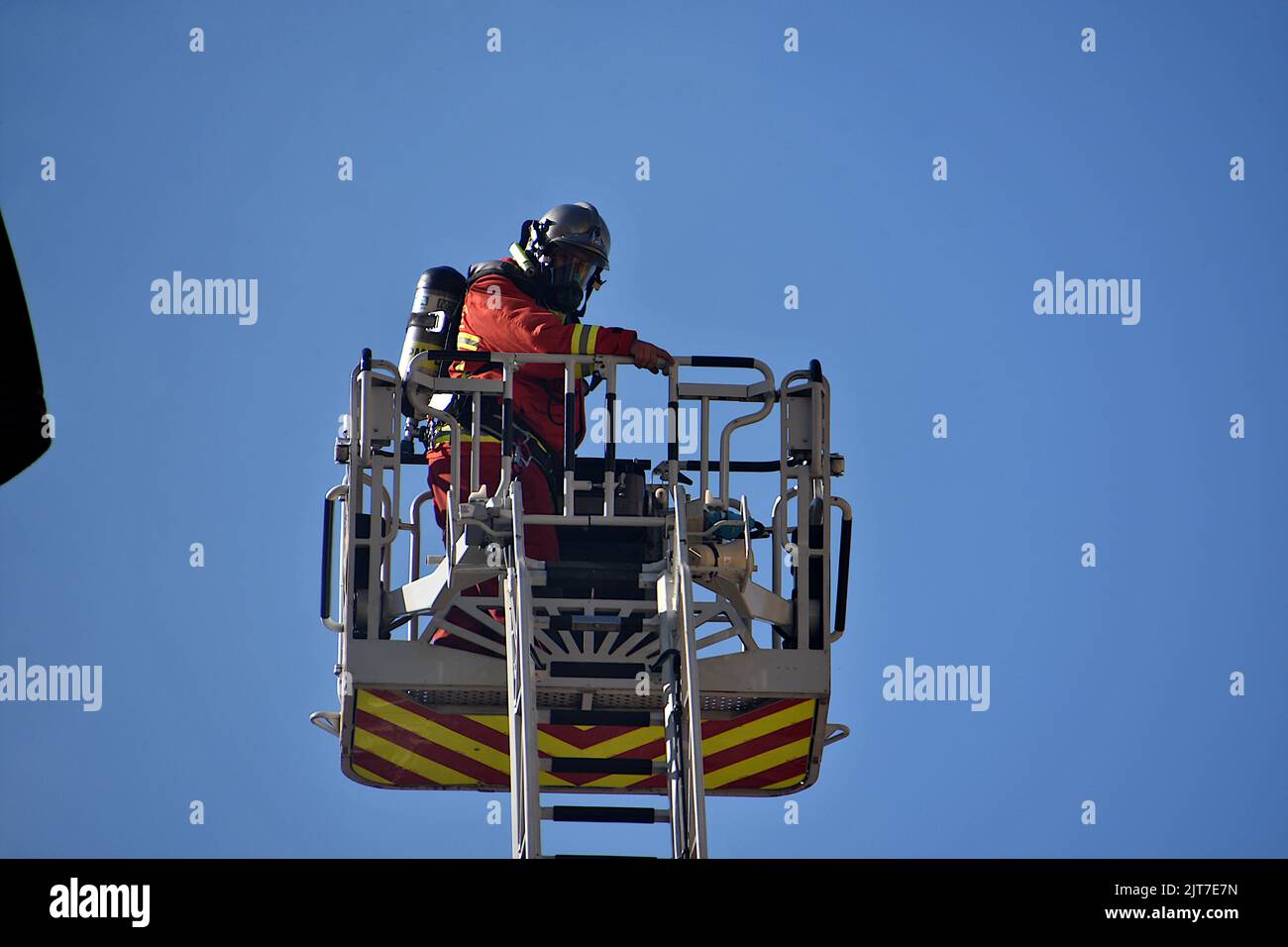 Elevated platform firefighter hi-res stock photography and images - Alamy