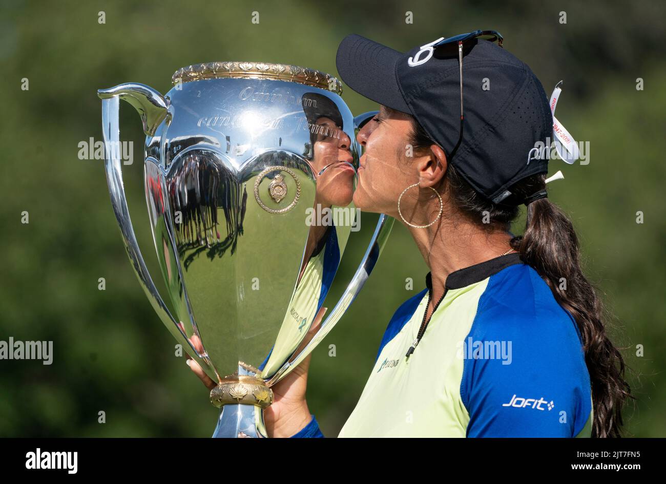 Ottawa, Canada. 28th Aug, 2022. Paula Reto, from South Africa, kisses ...