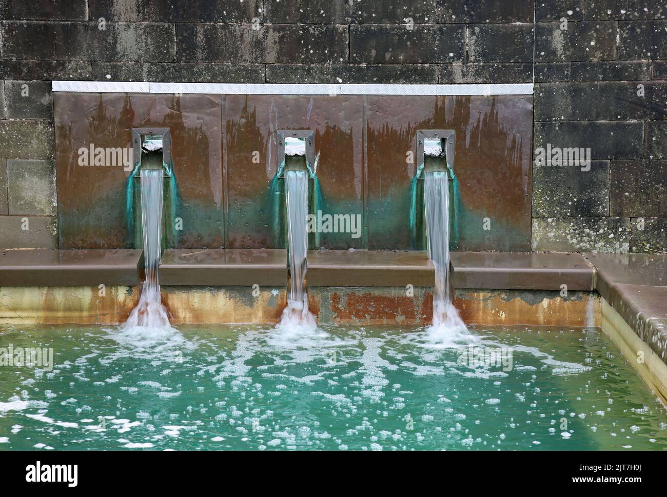 Water feature, Cardiff Bay. Cardiff. July 2022 Stock Photo - Alamy