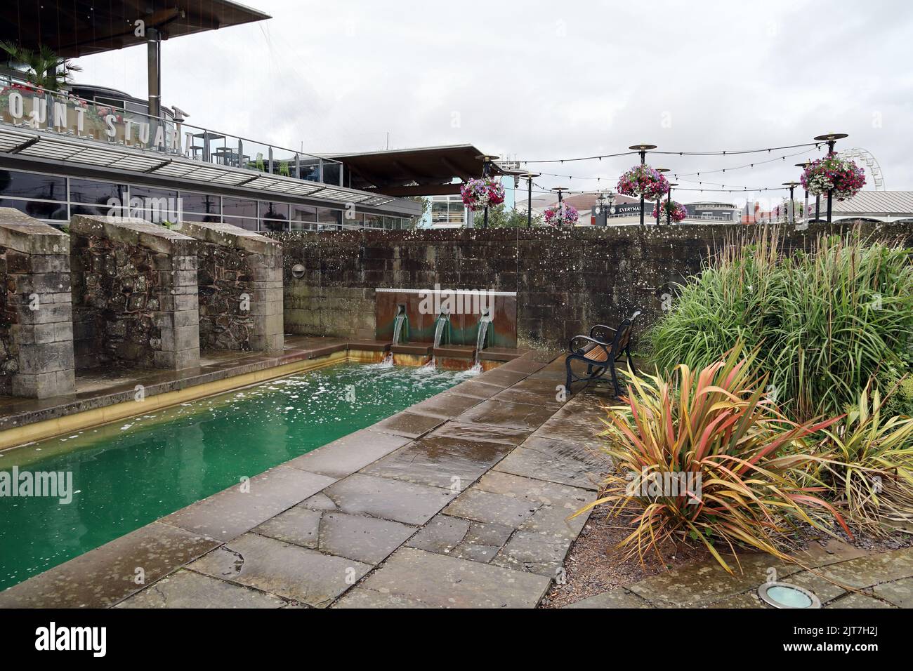 Water feature, Cardiff Bay. Cardiff. July 2022 Stock Photo - Alamy