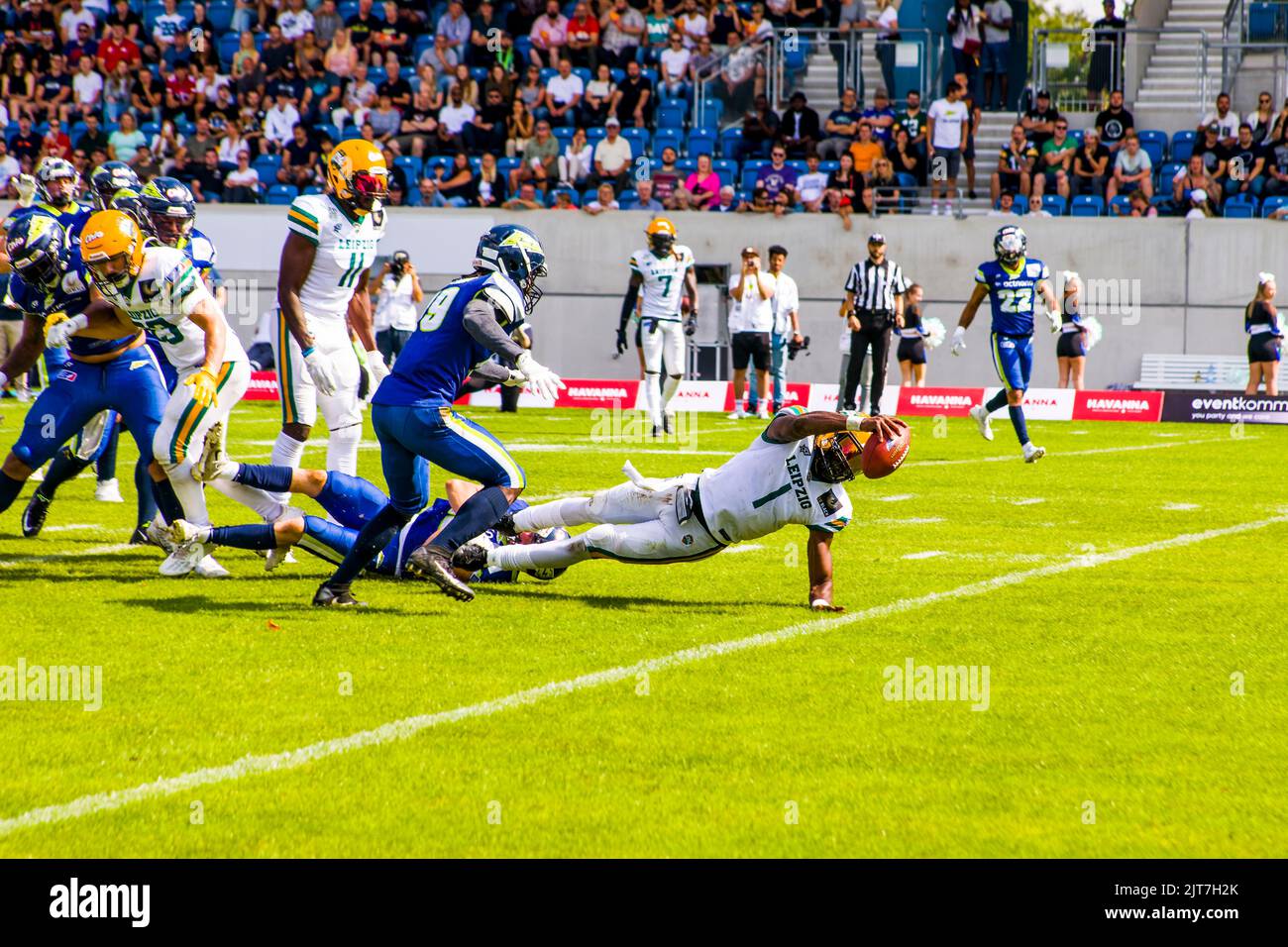 Stuttgart, Germany. 28th Aug, 2022. TD Leipzig Kings / QB # 1 Gabriel ...