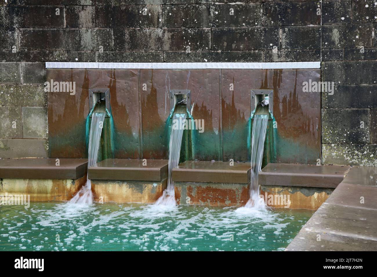 Water feature, Cardiff Bay. Cardiff. July 2022 Stock Photo - Alamy