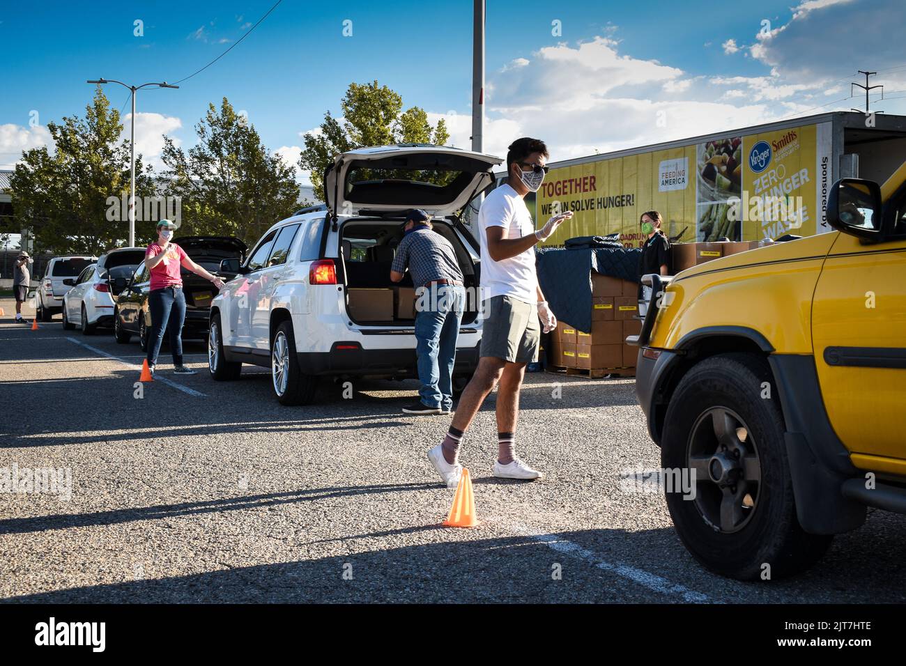 Roadrunner Food Bank grocery distribution during COVID in Albuquerque ...