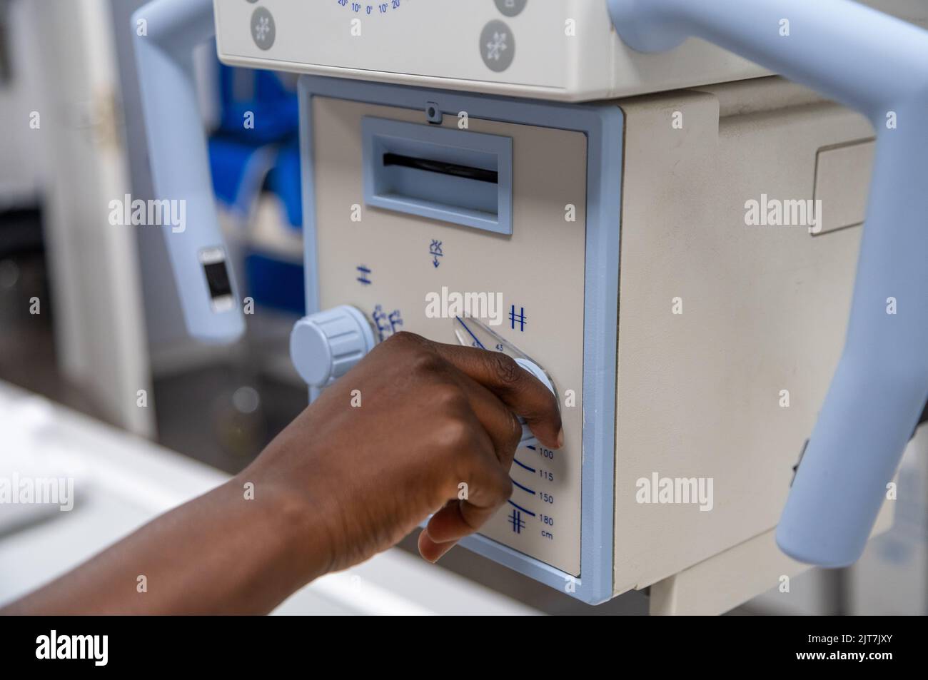 Roentgen hand x ray hi-res stock photography and images - Alamy