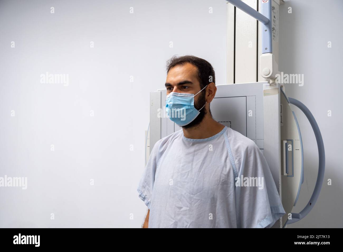 Patient standing radiology session hi-res stock photography and images ...