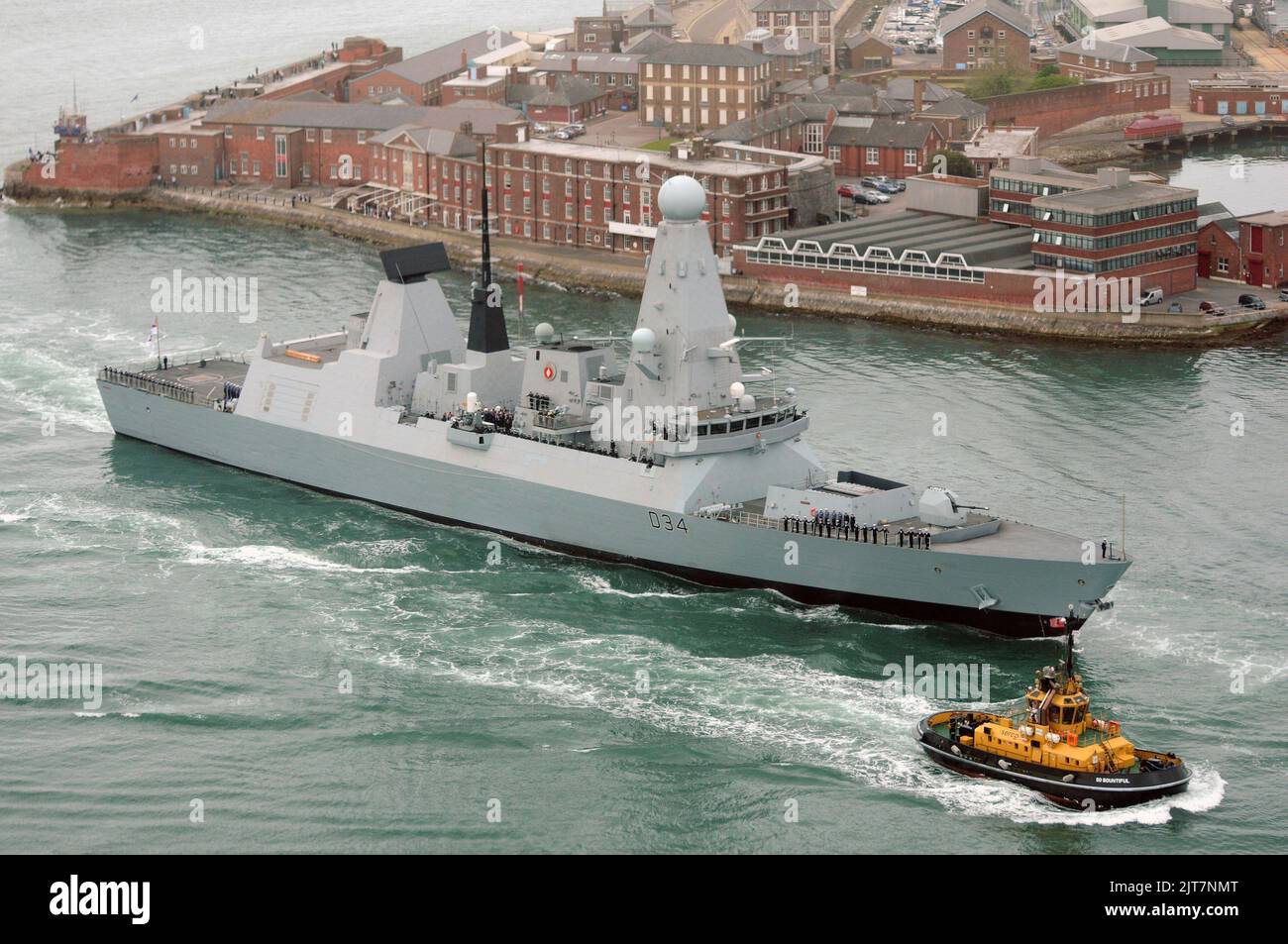 HMS DARING ENTERS PORTSMOUTH NAVAL BASE PIC MIKE WALKER, MIKE WALKER ...