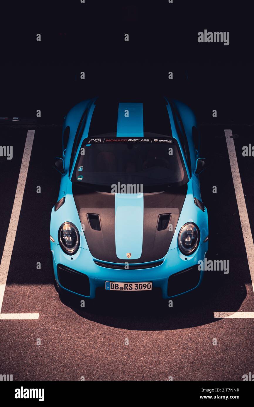 Blue porsche car hi-res stock photography and images - Alamy