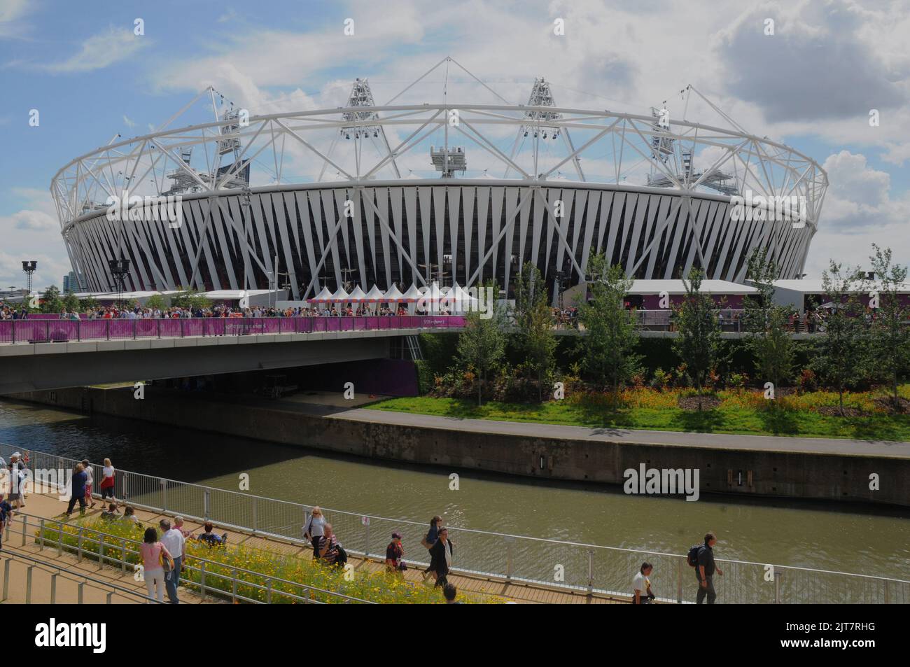 THE QUEEN ELIZABETH OLYMPIC STADIUM , LONDON OLYMPICS 2012 PIC MIKE ...
