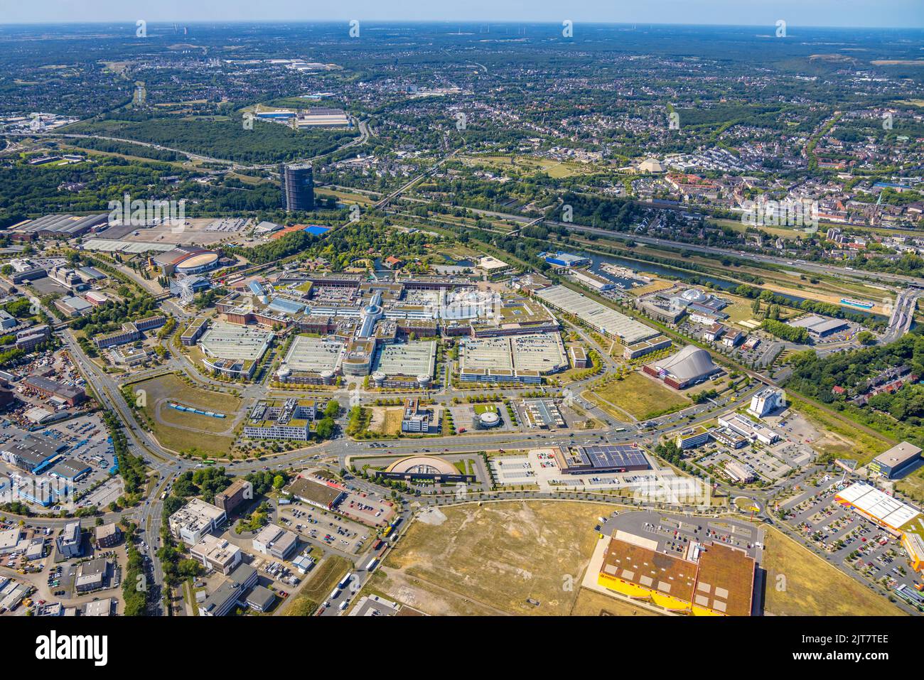 Centro oberhausen shopping center with gasometer hi-res stock ...