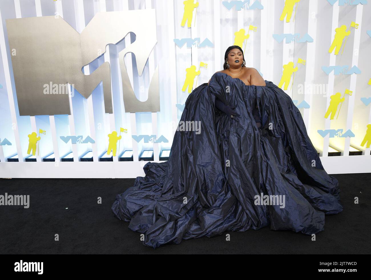 Mtv video music awards 2022 lizzo hi-res stock photography and images ...