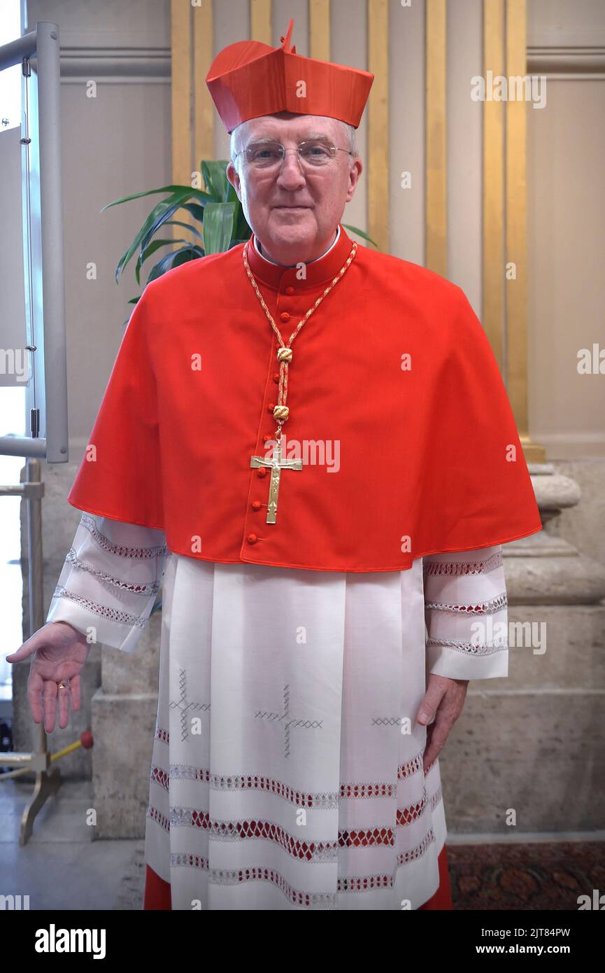 Archbishop arthur roche hi-res stock photography and images - Alamy