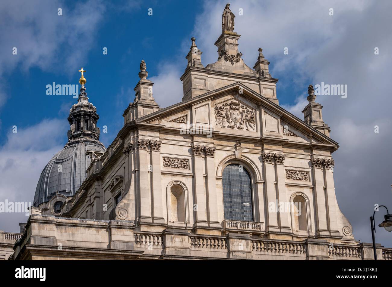 A view of the Brompton Oratory catholic church in Knightsbridge in ...