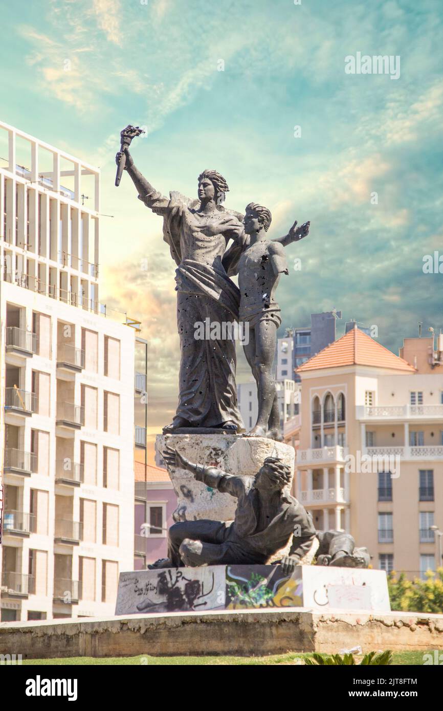 Beautiful view of the Martyrs' Monument and the Muhammad Al-Amin Mosque ...