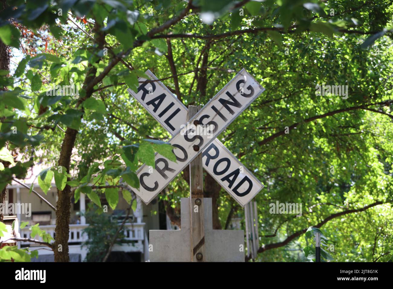 Butterfly crossing garden hi-res stock photography and images - Alamy