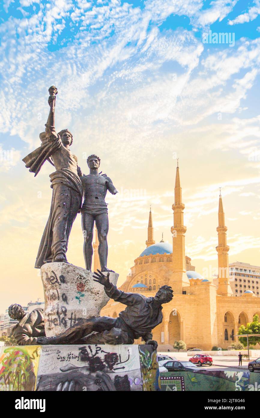 Beautiful view of the Martyrs' Monument and the Muhammad Al-Amin Mosque ...