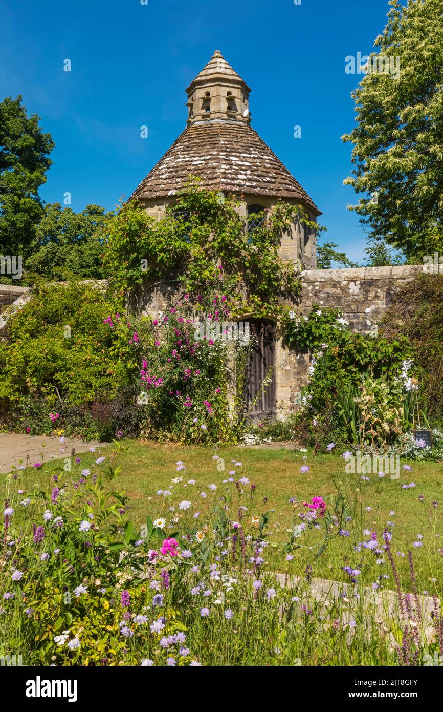 Handcross hi-res stock photography and images - Alamy
