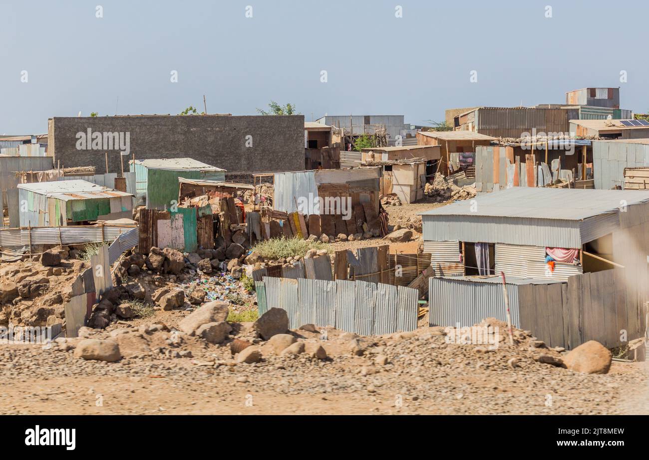 Exterior poor african slum house hi-res stock photography and images ...