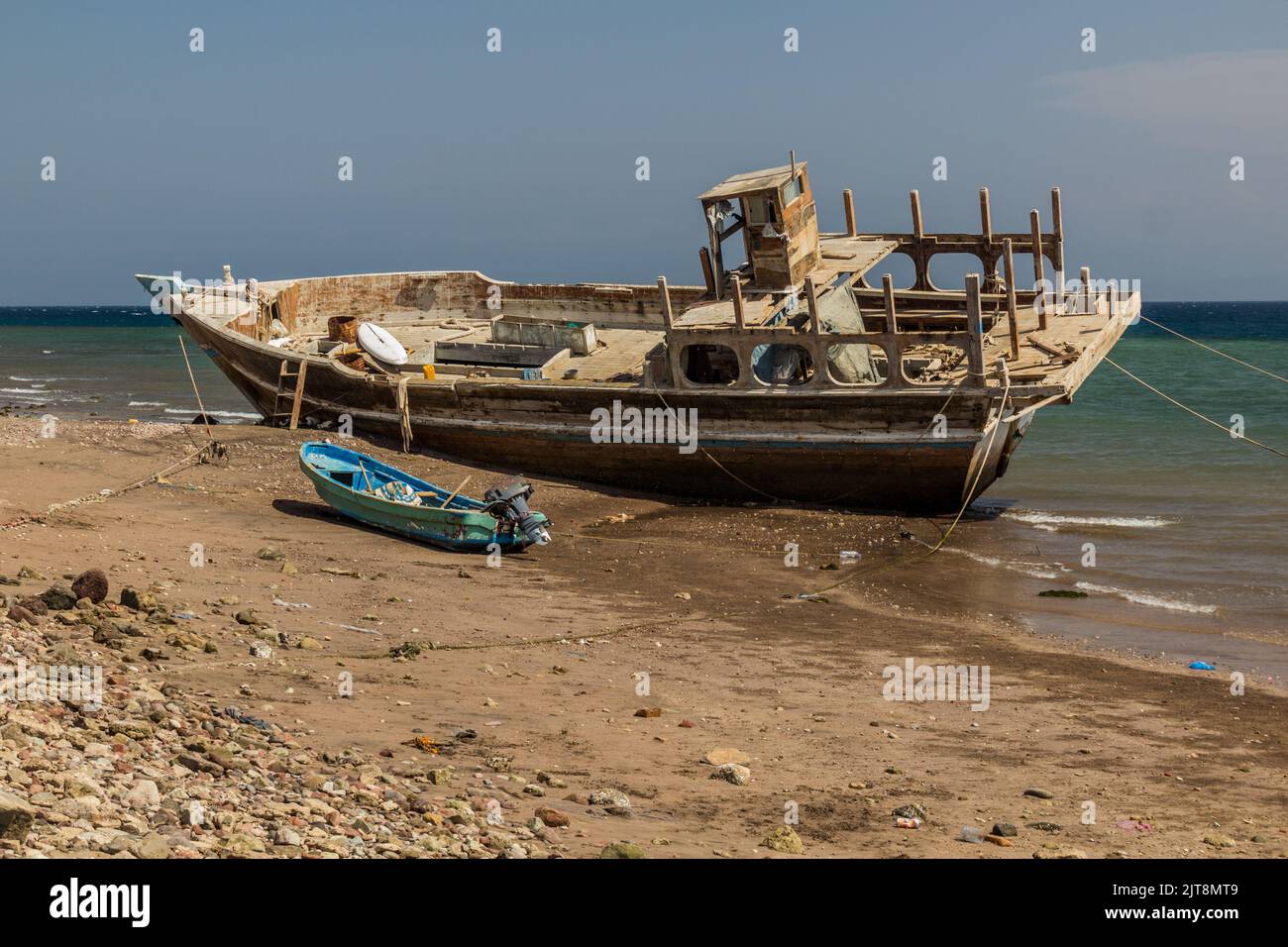 Boats on a beach in Tadjoura, Djibouti Stock Photo - Alamy