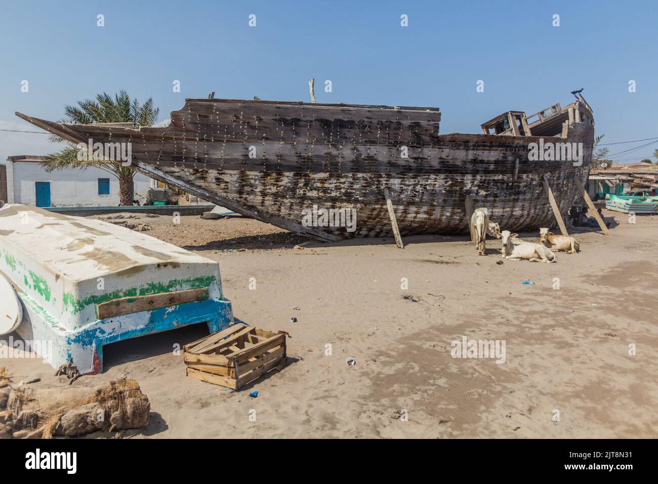 Boats on a beach in Tadjoura, Djibouti Stock Photo - Alamy
