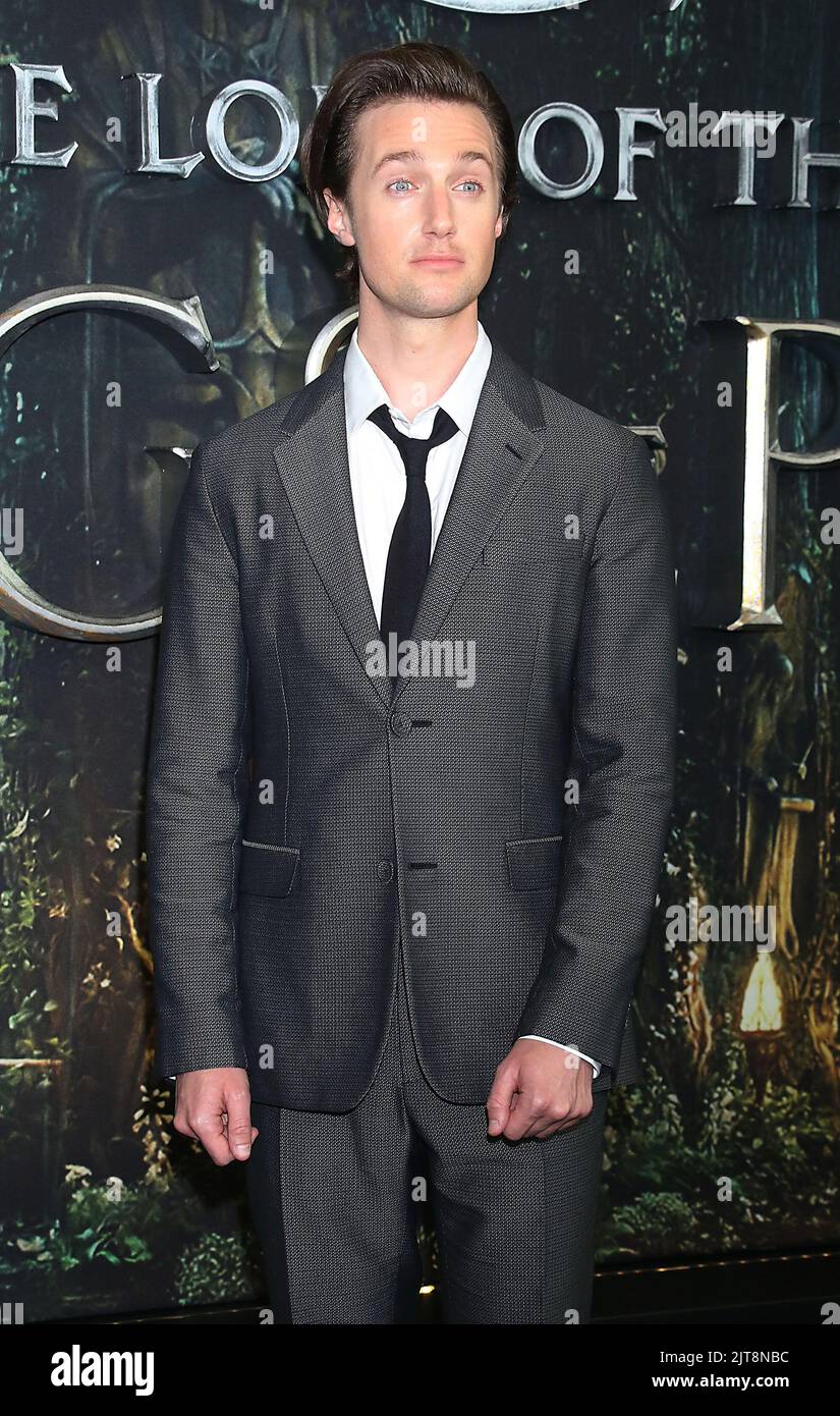 Amazon Studios Original Series The Lord of the Rings: The Rings of ...