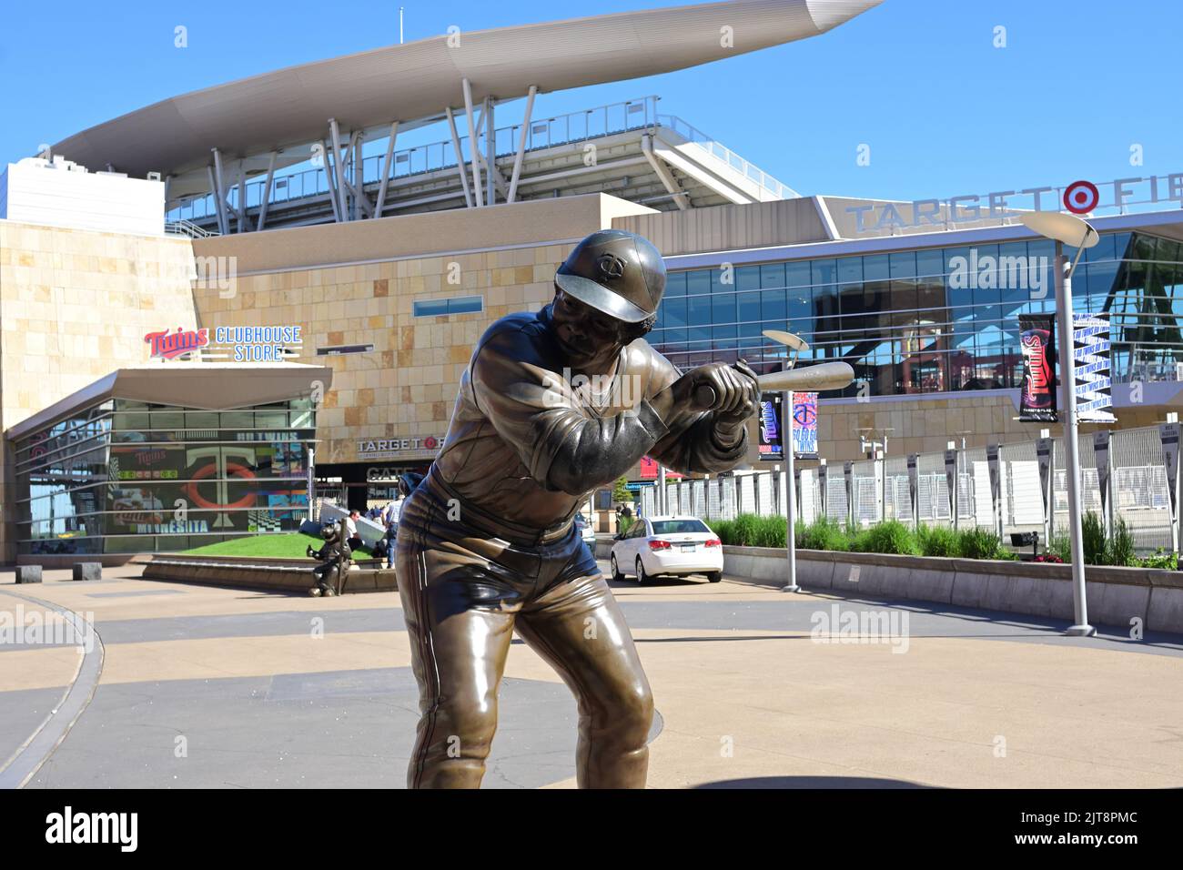 The statue of Minnesota Twins legend Rod Carew in front of the ...