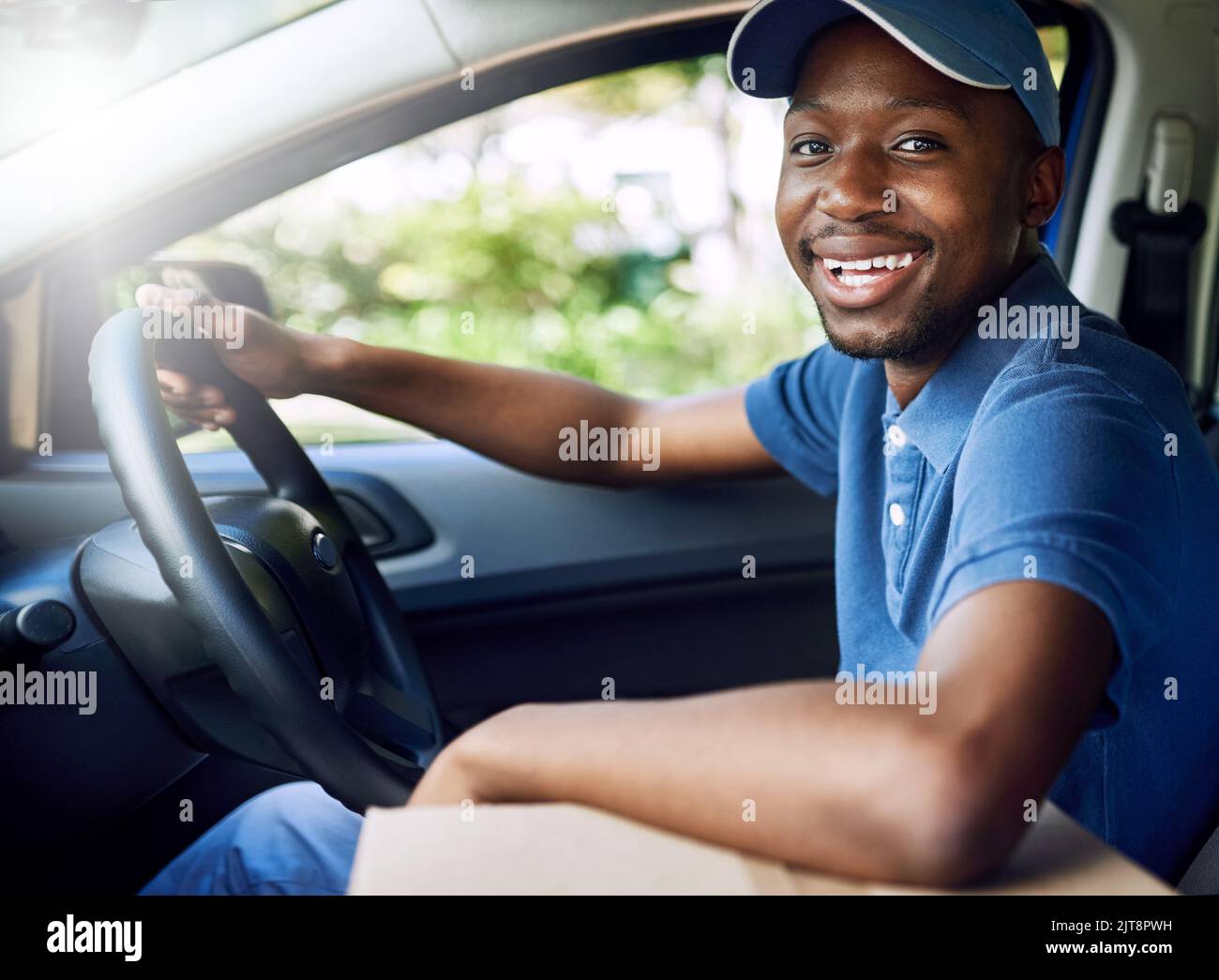 Car deliveries hi-res stock photography and images - Alamy