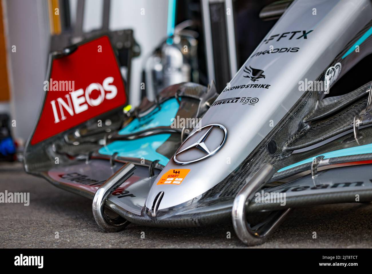 Mercedes f1 2022 front wing hi-res stock photography and images - Alamy