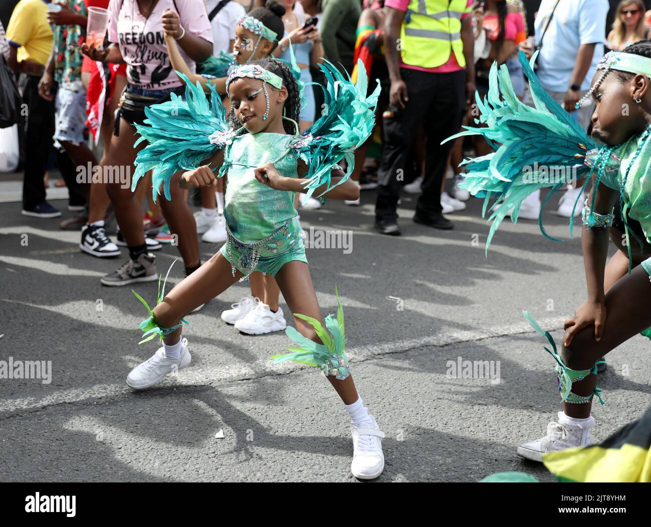 London, UK. 28th Aug, 2022. Girls participate in Notting Hill Carnival ...