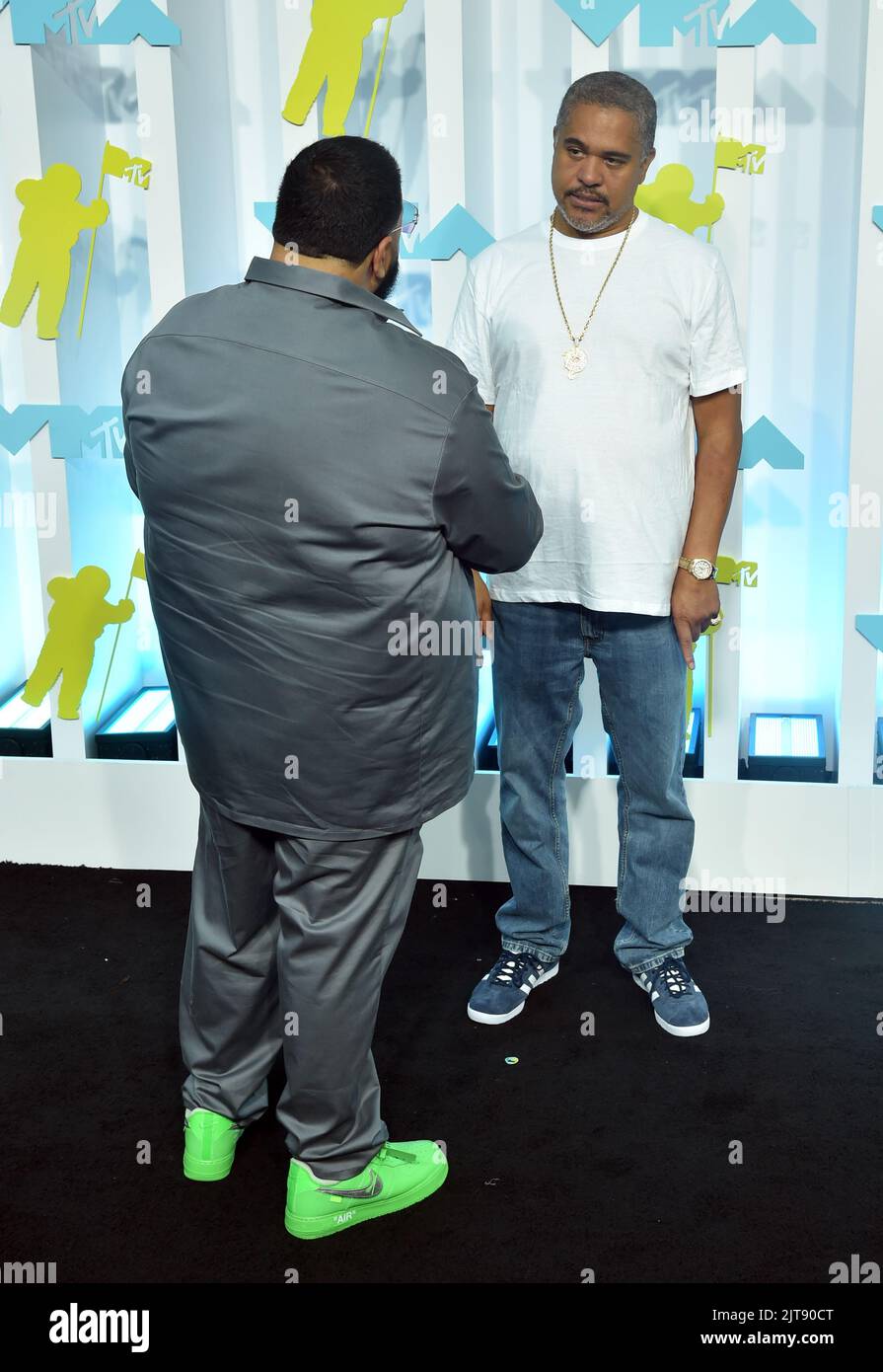 Newark, New Jersey, USA. 28th Aug, 2022. DJ Khaled and Irv Gotti at the ...