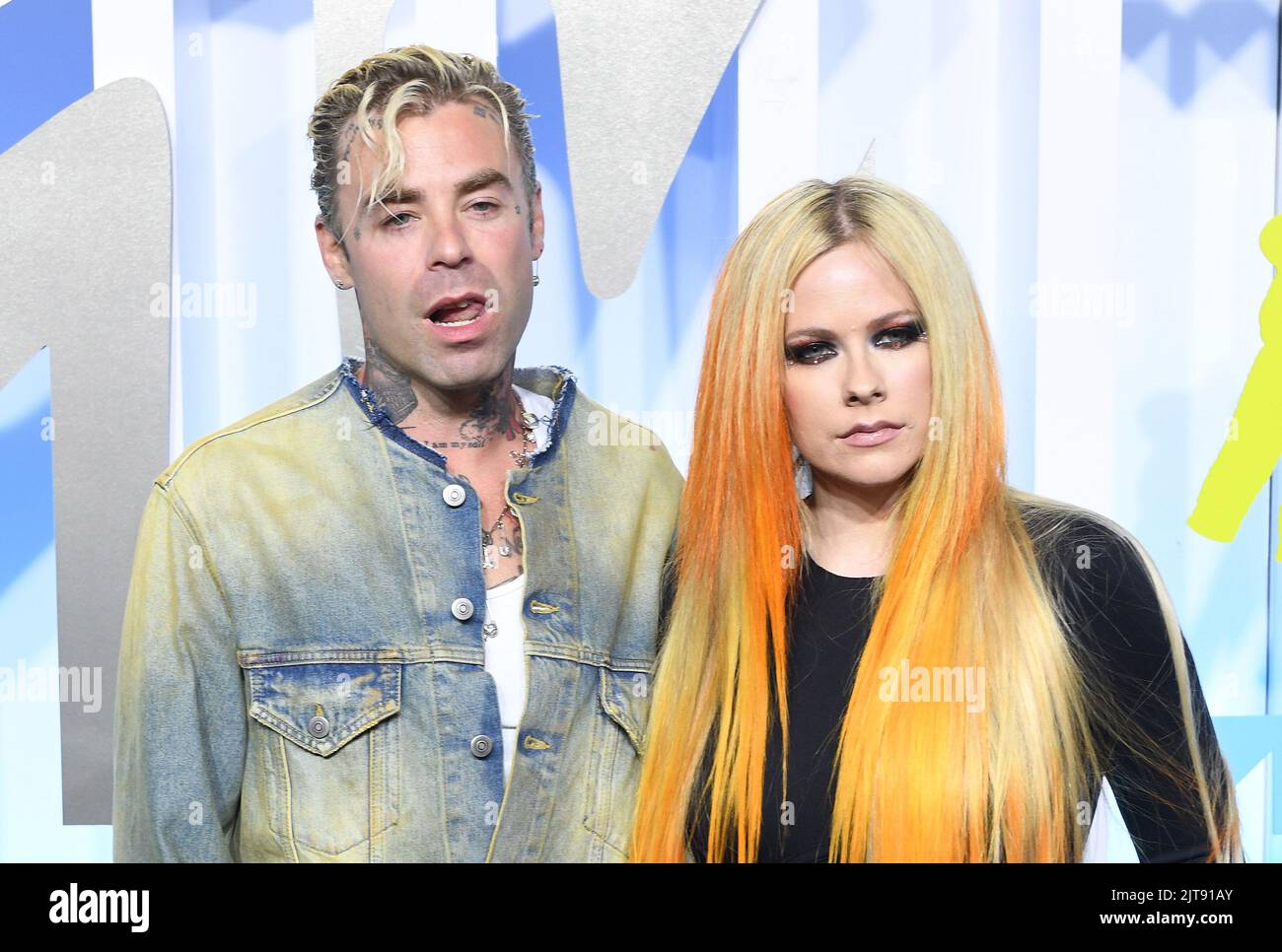 Newark, USA. 28th Aug, 2022. Avril Lavigne, Mod Sun attends the 2022 ...