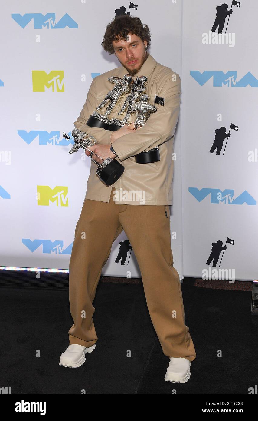 Newark, USA. 28th Aug, 2022. Jack Harlow poses in the press room at the ...