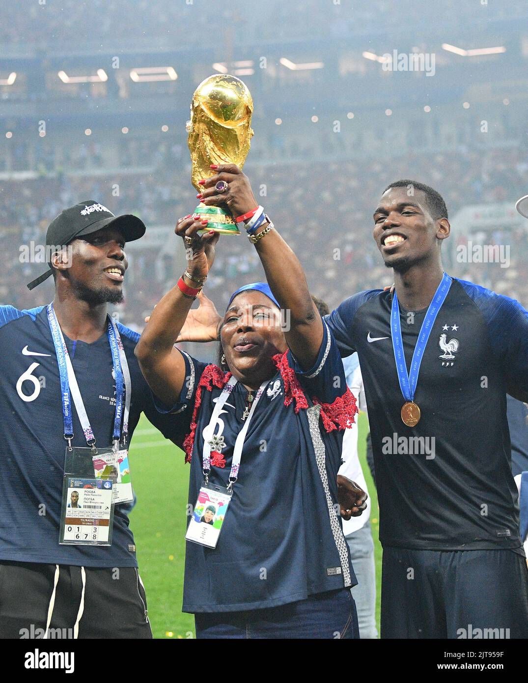 Paul pogba france world cup trophy hi-res stock photography and images ...