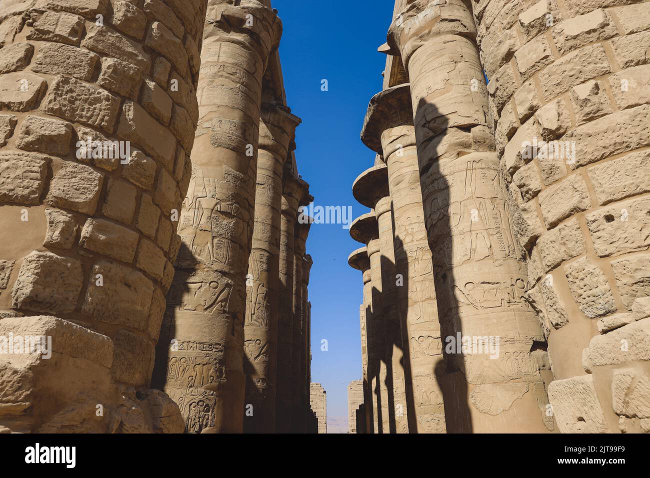 Great hypostyle hall temple amun hi-res stock photography and images ...