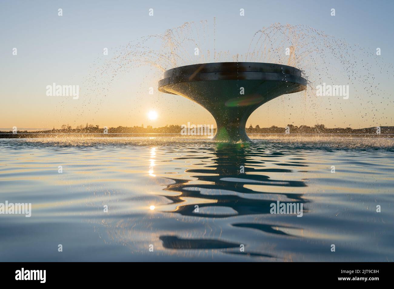 Fountain water feature spraying hi-res stock photography and images - Alamy