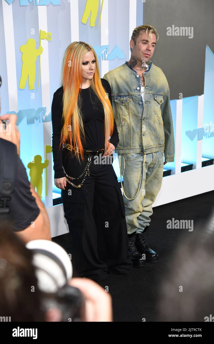 Avril lavigne and mod sun hi-res stock photography and images - Alamy